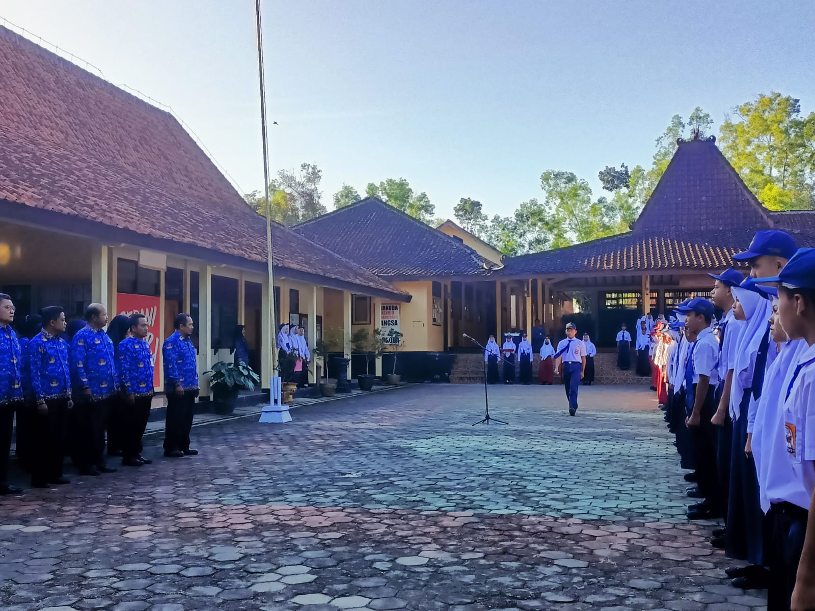 Upacara Bendera Pembukaan Mpls Tahun 2023 2024 Smpn 2 Eromoko